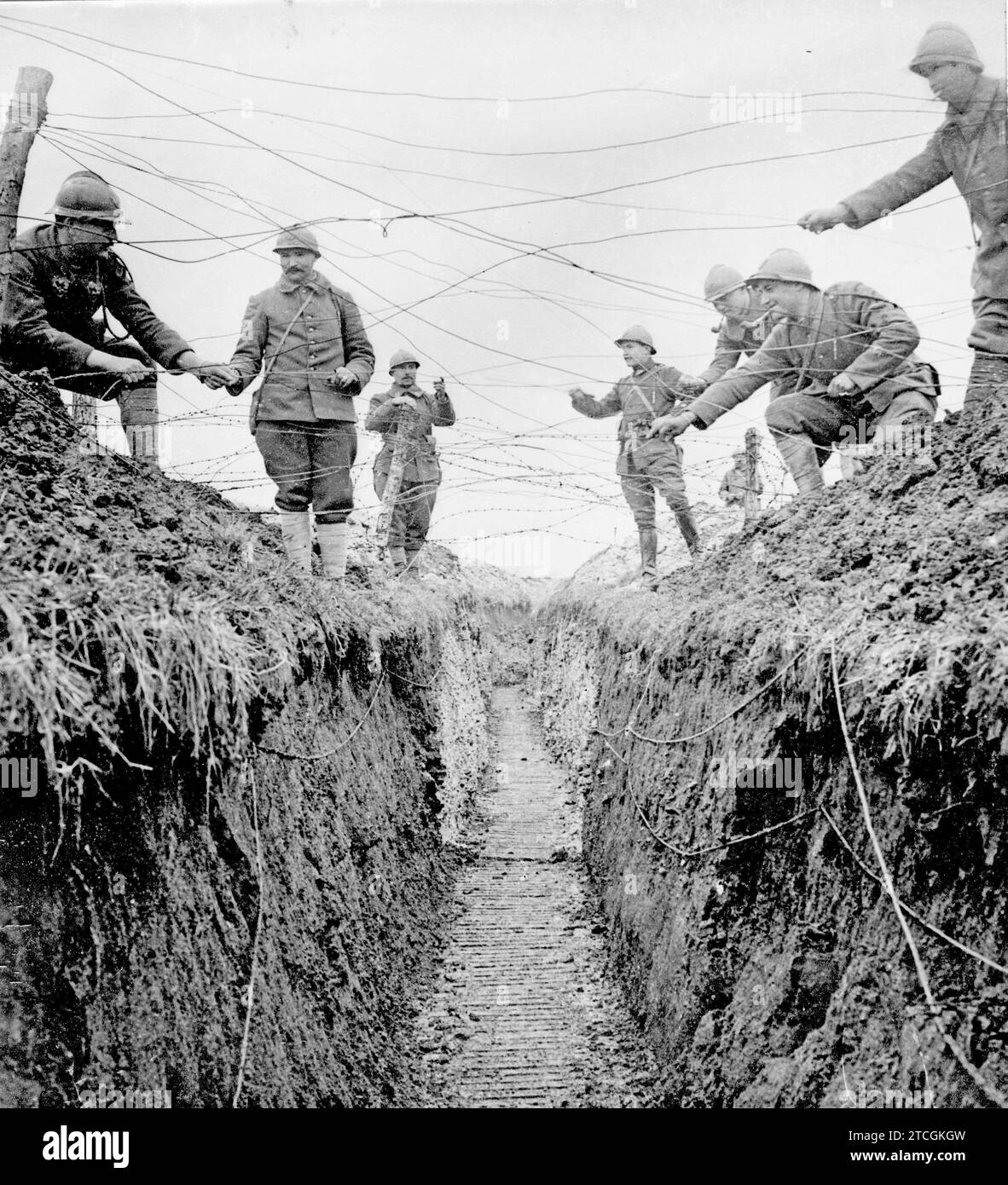 03/31/1917. The War on the Western Front. French Soldiers Placing ...