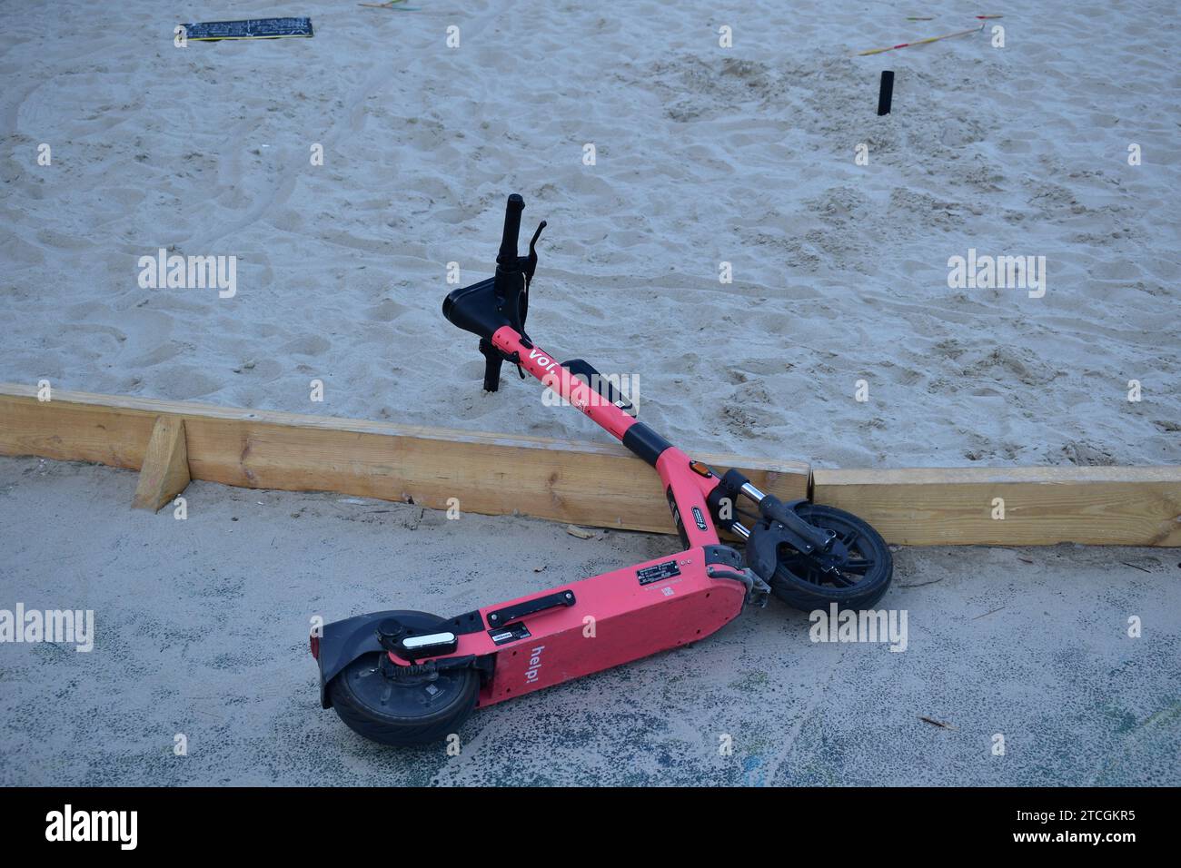 Electric scooter sign hi-res stock photography and images - Alamy