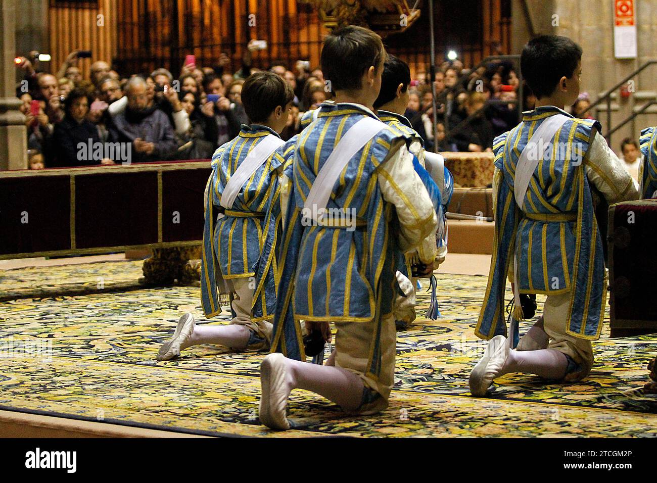 Seville. 12/08/2013. The Six dance and sing in the octave of the ...
