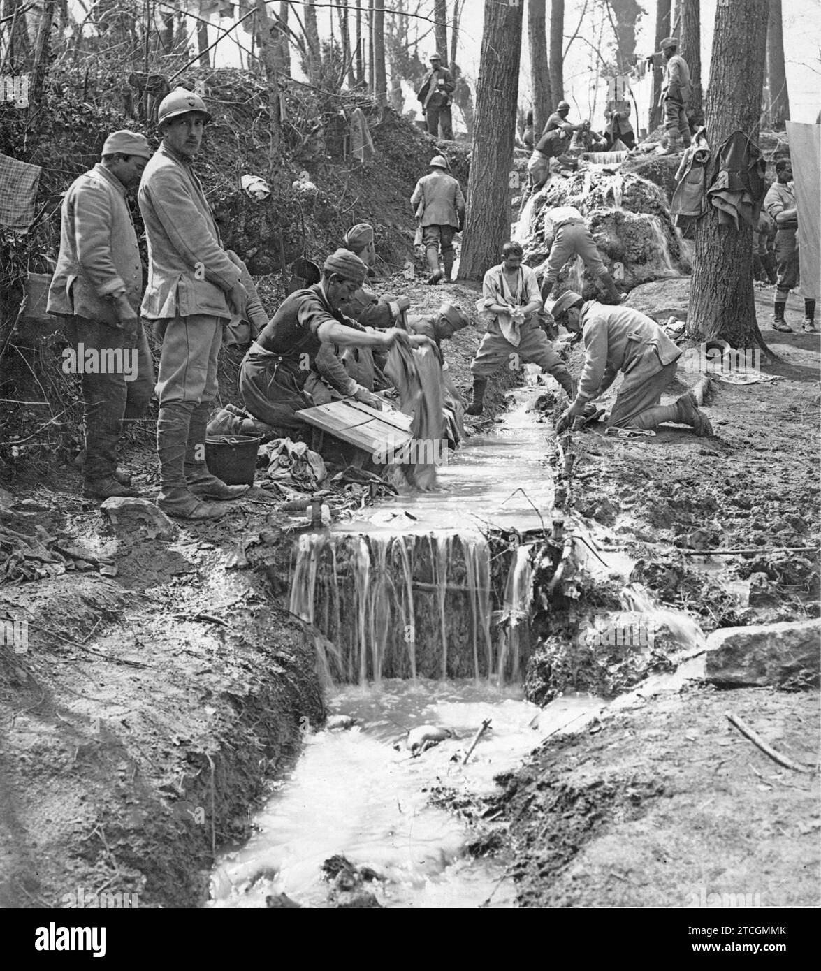 04/30/1917. On the Western Front. French Soldiers Washing Their Clothes ...