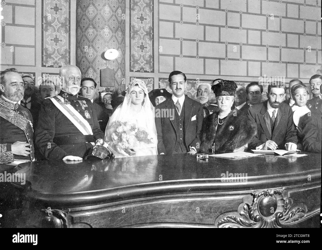 08/31/1916. Distinguished Wedding in San Sebastián. The bride and groom ...