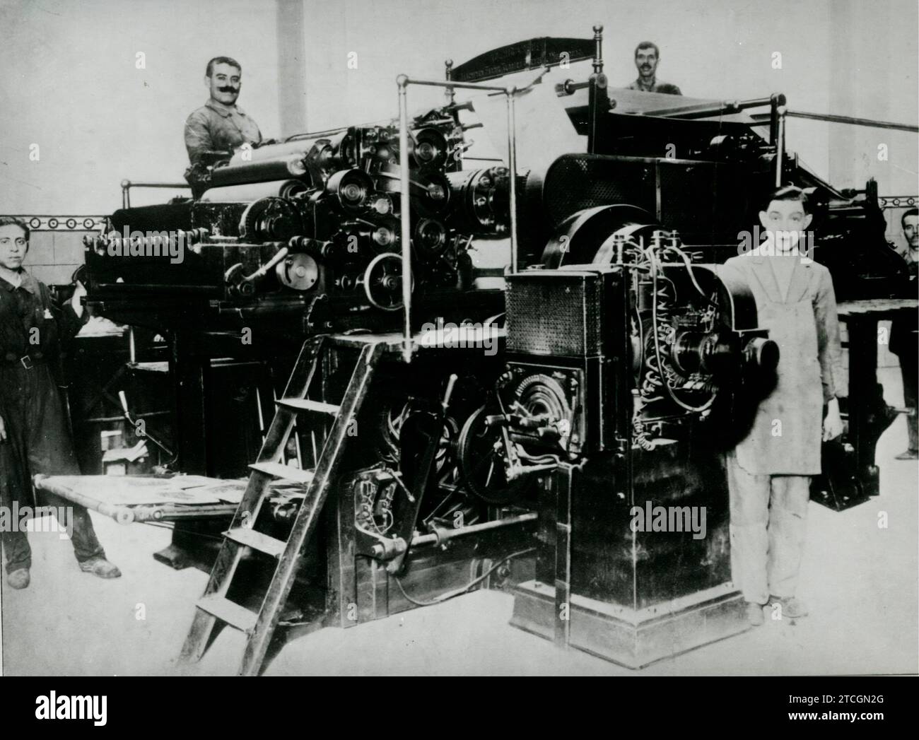 Madrid, 1902. The first rotary press where ABC began to be printed ...
