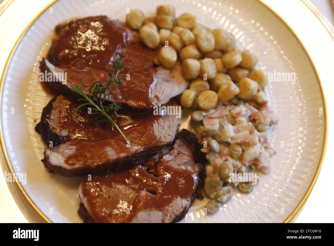 Lamb photographs hi-res stock photography and images - Alamy