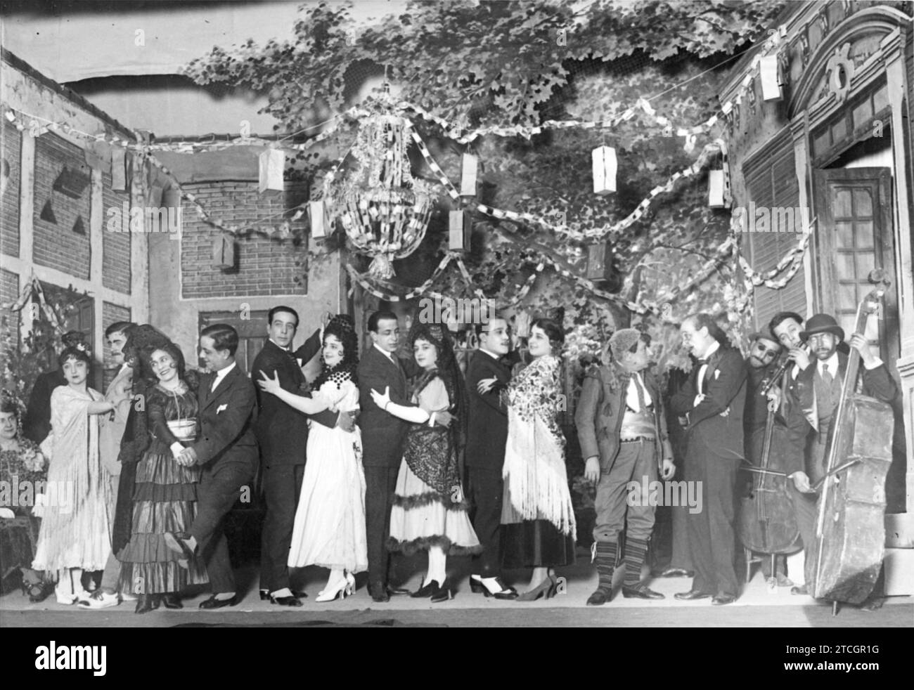 12/15/1916. In the Prince Alfonso theater. A scene from the comedy in ...