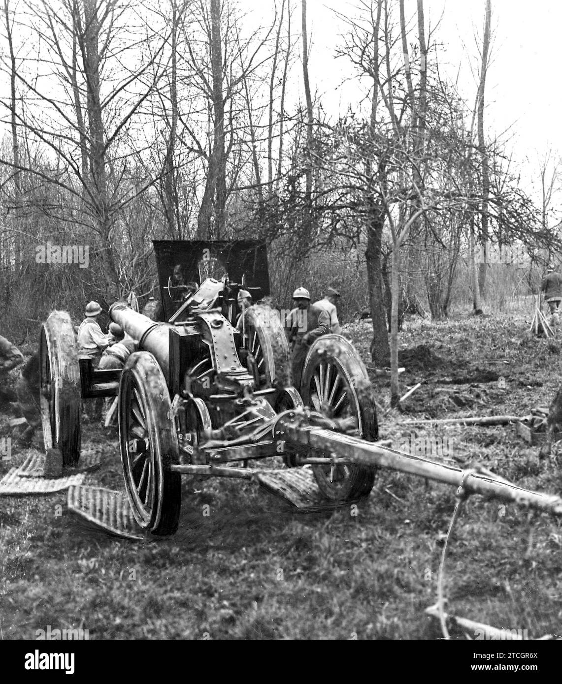 04/30/1918. On the French battle front. Location of a large caliber ...