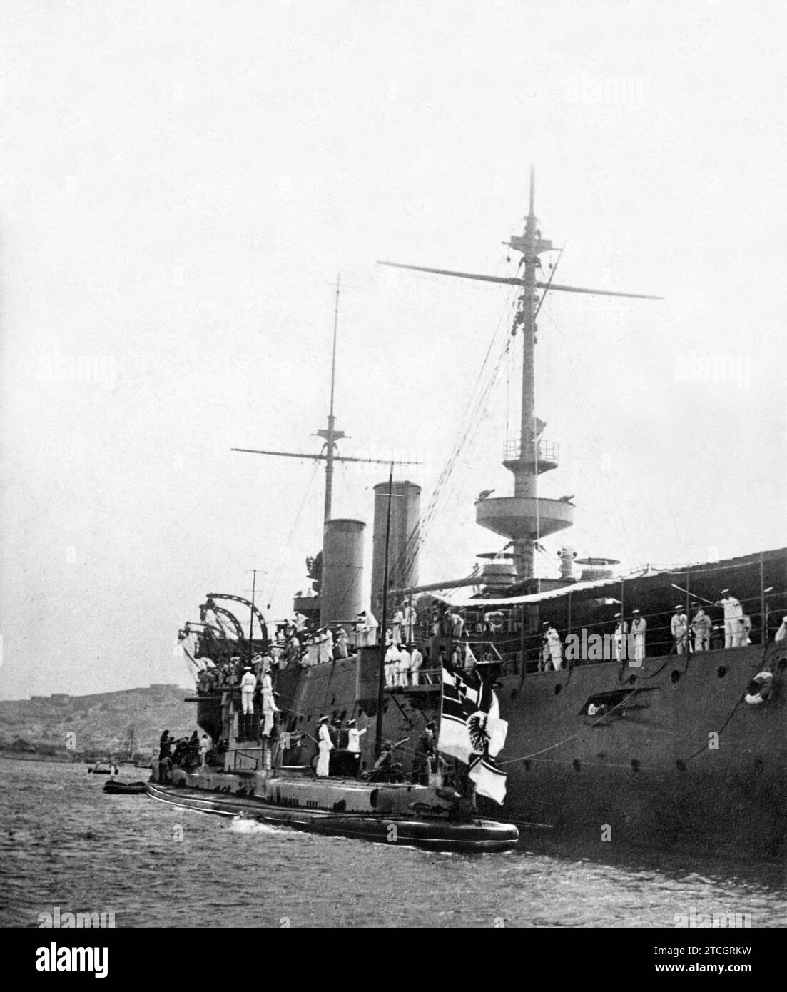 05/31/1916. A German submarine in a Spanish port. The "U-35" at the ...
