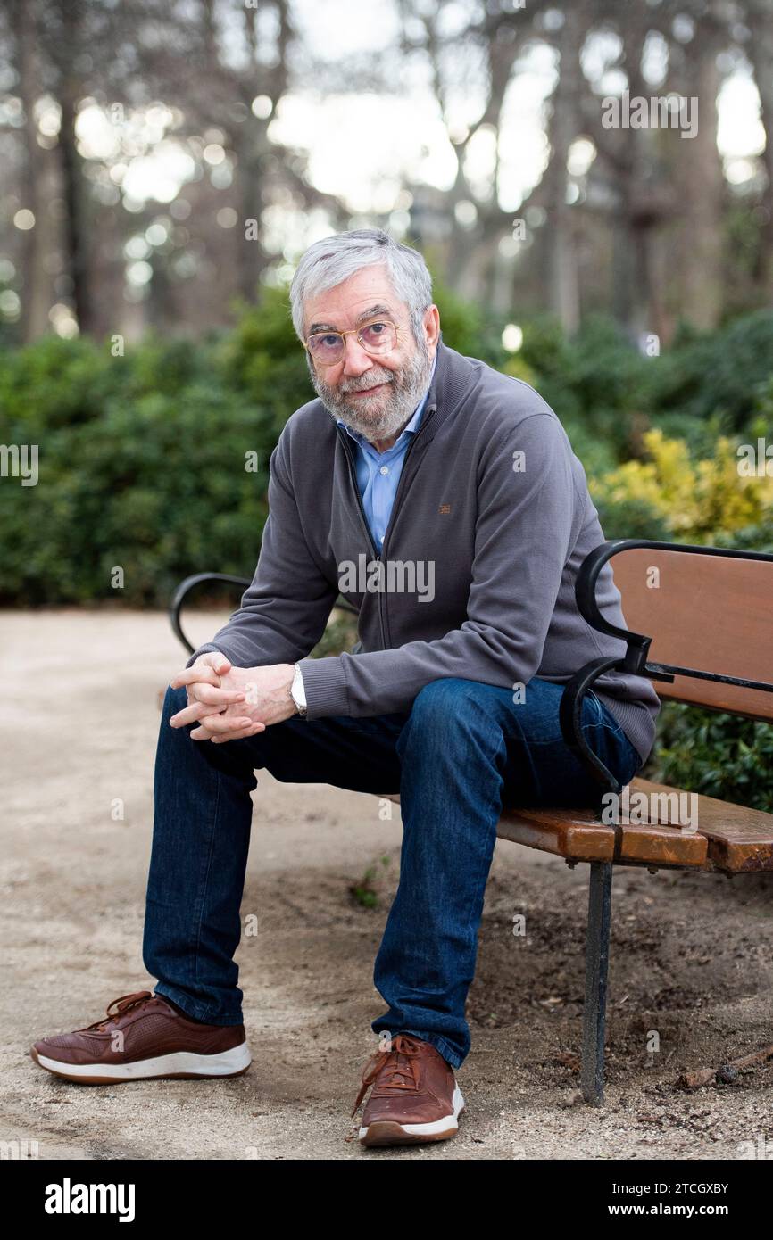 Madrid, 03/04/2022. Retiro Park. Portraits of the writer Antonio Muñoz ...