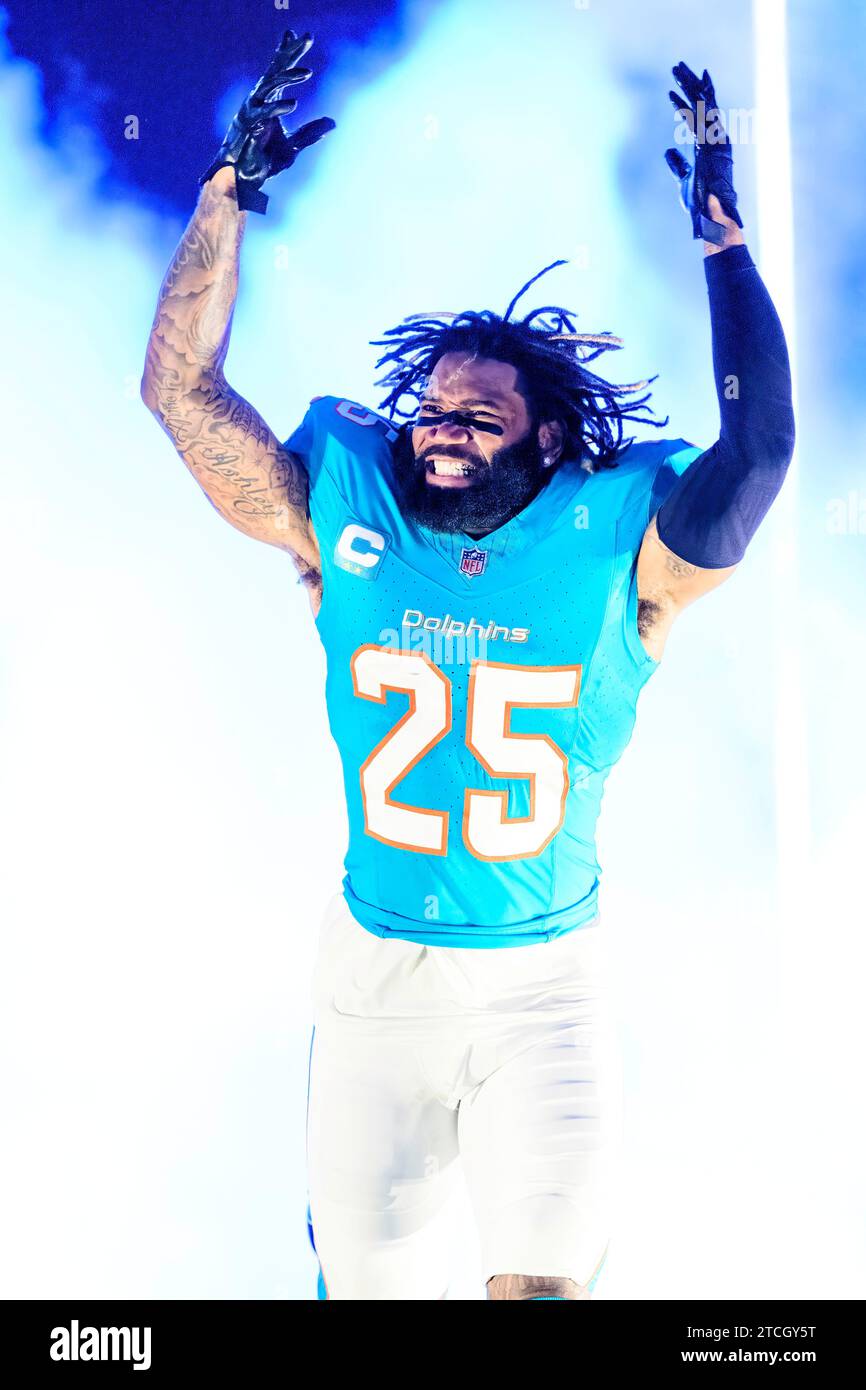 Miami Dolphins cornerback Xavien Howard (25) reacts during player ...
