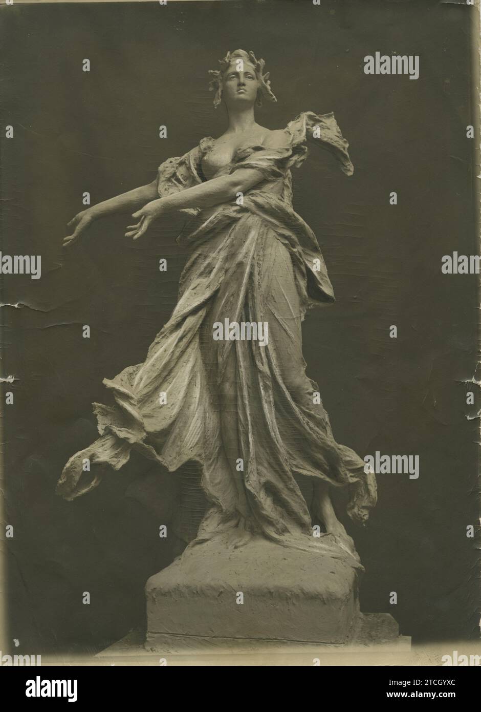 April 1910. "Monument of the Spanish", magnificent monument of Querol ...