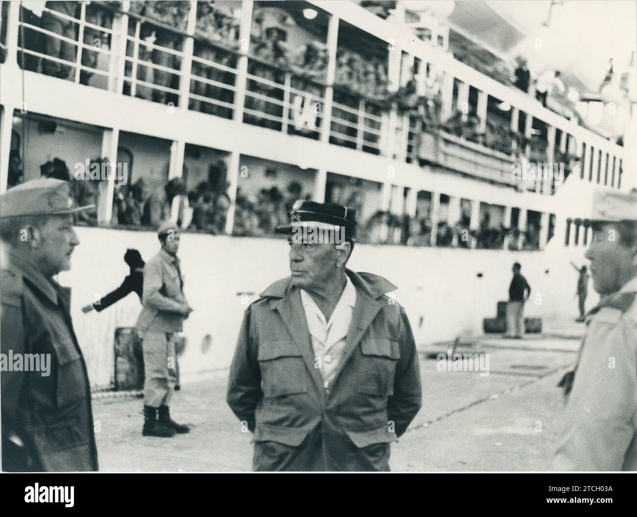 Villa Cisneros, 01/13/1976. General Federico Gómez de Salazar bids ...