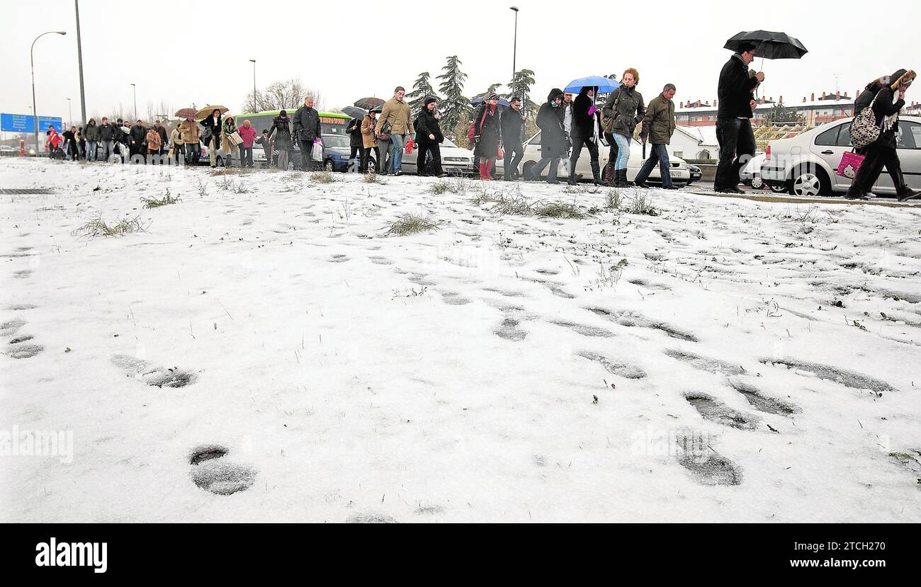 Madrid, 12/21/2009. Snowfall on the A-5 at the height of four winds ...