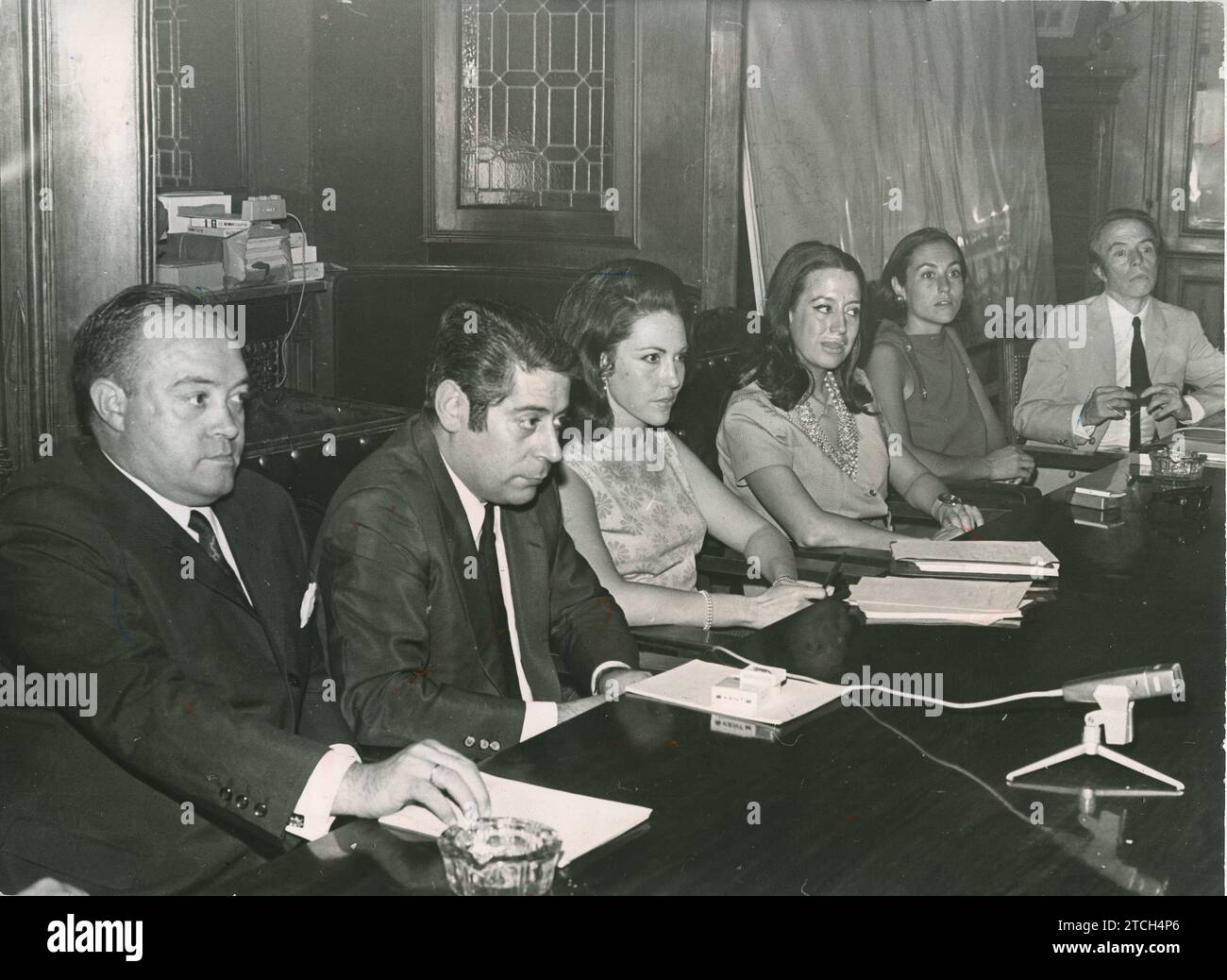 10/01/1968. Madrid, 4/6/1975. The ABC colloquiums. The one dedicated to ...