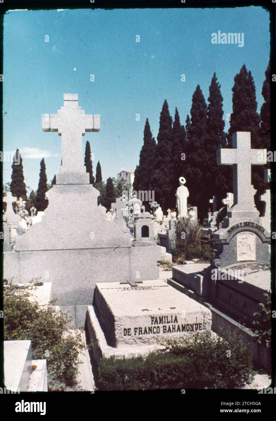 Madrid, 1960 (CA.) Burial in the Almudena cemetery where the remains of ...