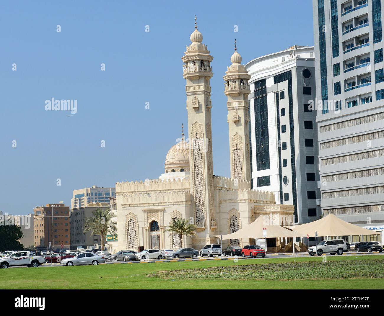 Alekhlas mosque in Al Khan, Sharjah, UAE Stock Photo - Alamy