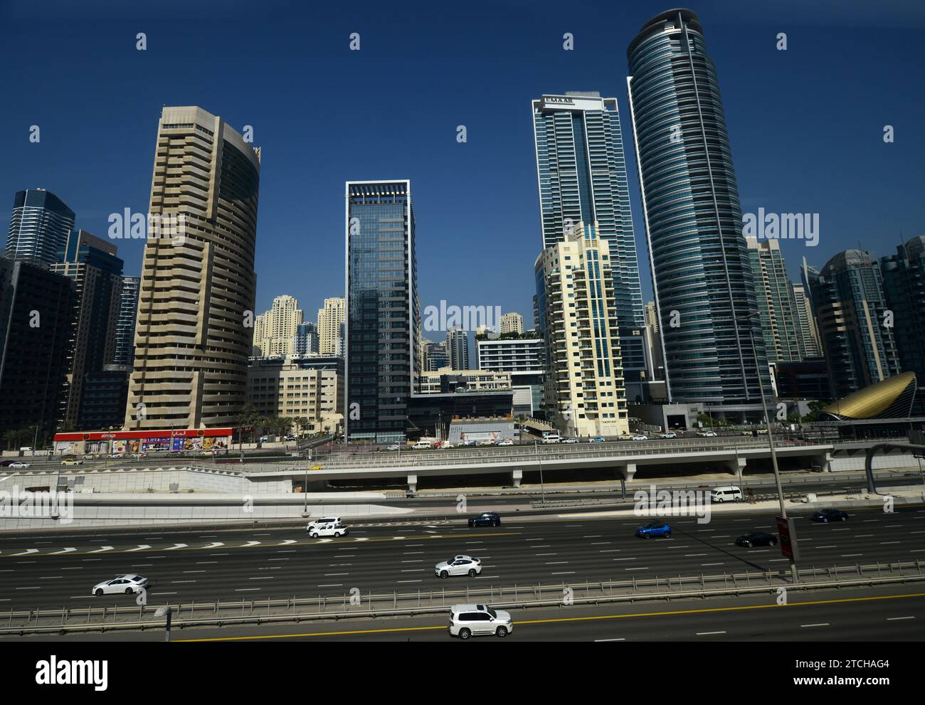 Modern skyline along the Sheikh Zayed Rd highway in the Dubai Marina ...