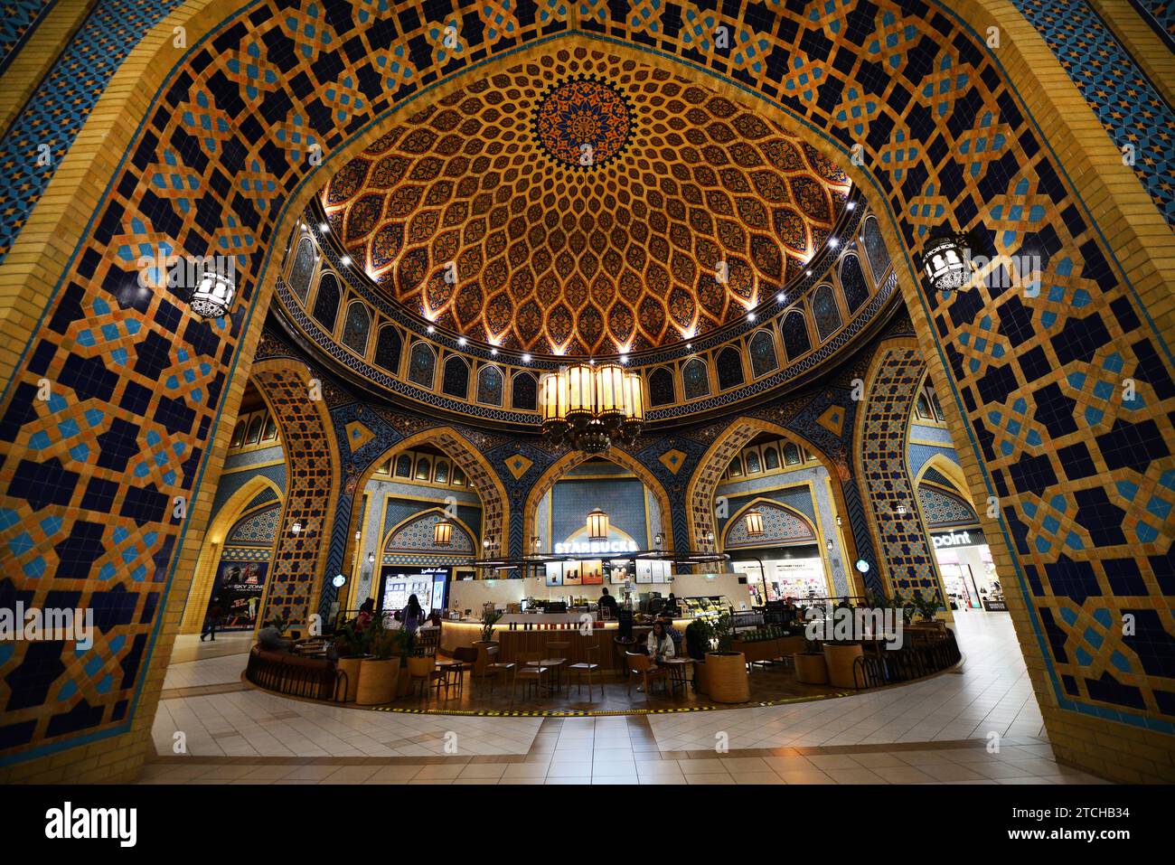 Starbucks ibn battuta mall dubai hi-res stock photography and images ...