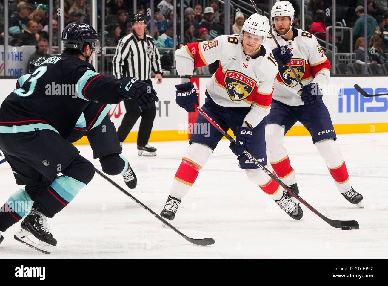 Florida Panthers center Steven Lorentz (18) looks to shoot against ...