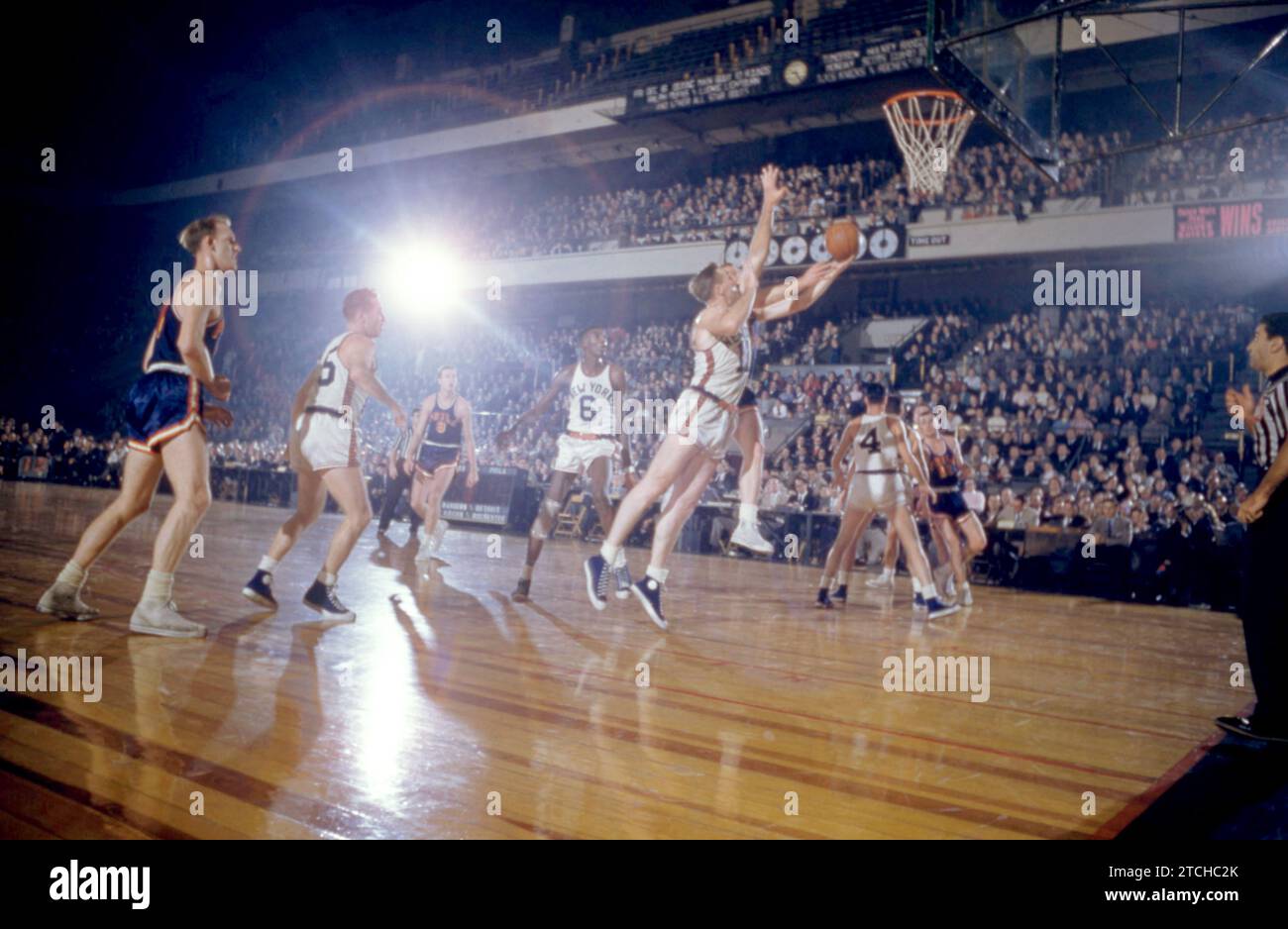 NEW YORK, NY - DECEMBER 27: Harry Gallatin #11 of the New York Knicks ...