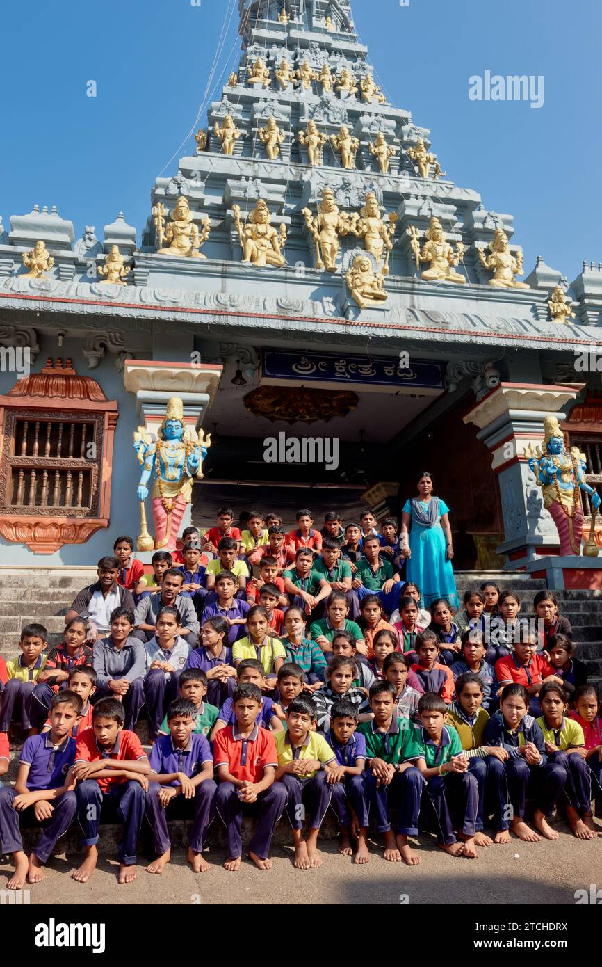 Indian school children on a school excursion pose for a photo at the ...
