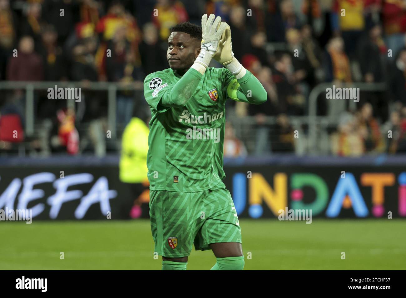 Lens goalkeeper Brice Samba celebrates the victory following the UEFA ...