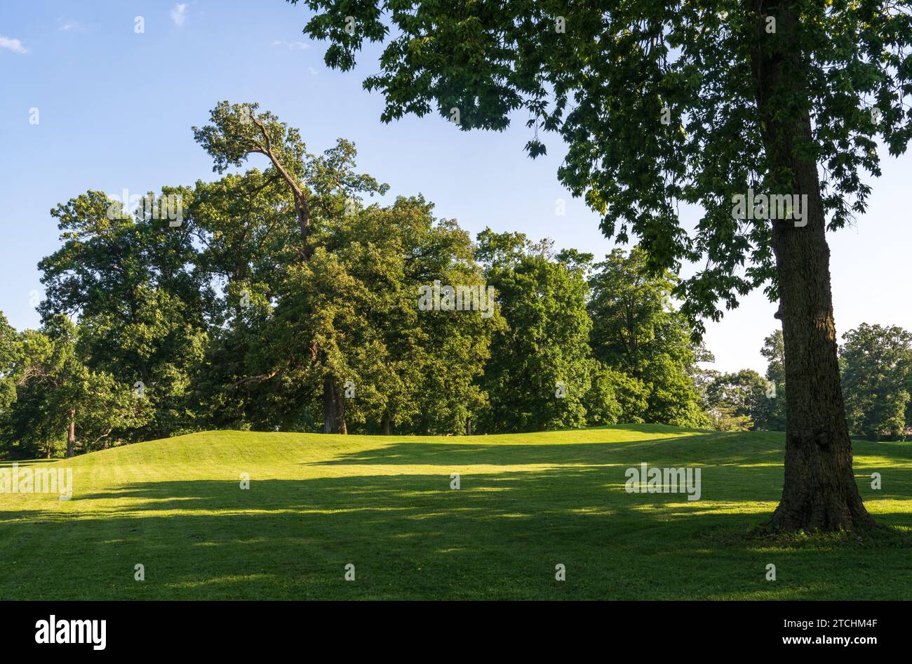 Earthwork enclosures hi-res stock photography and images - Alamy