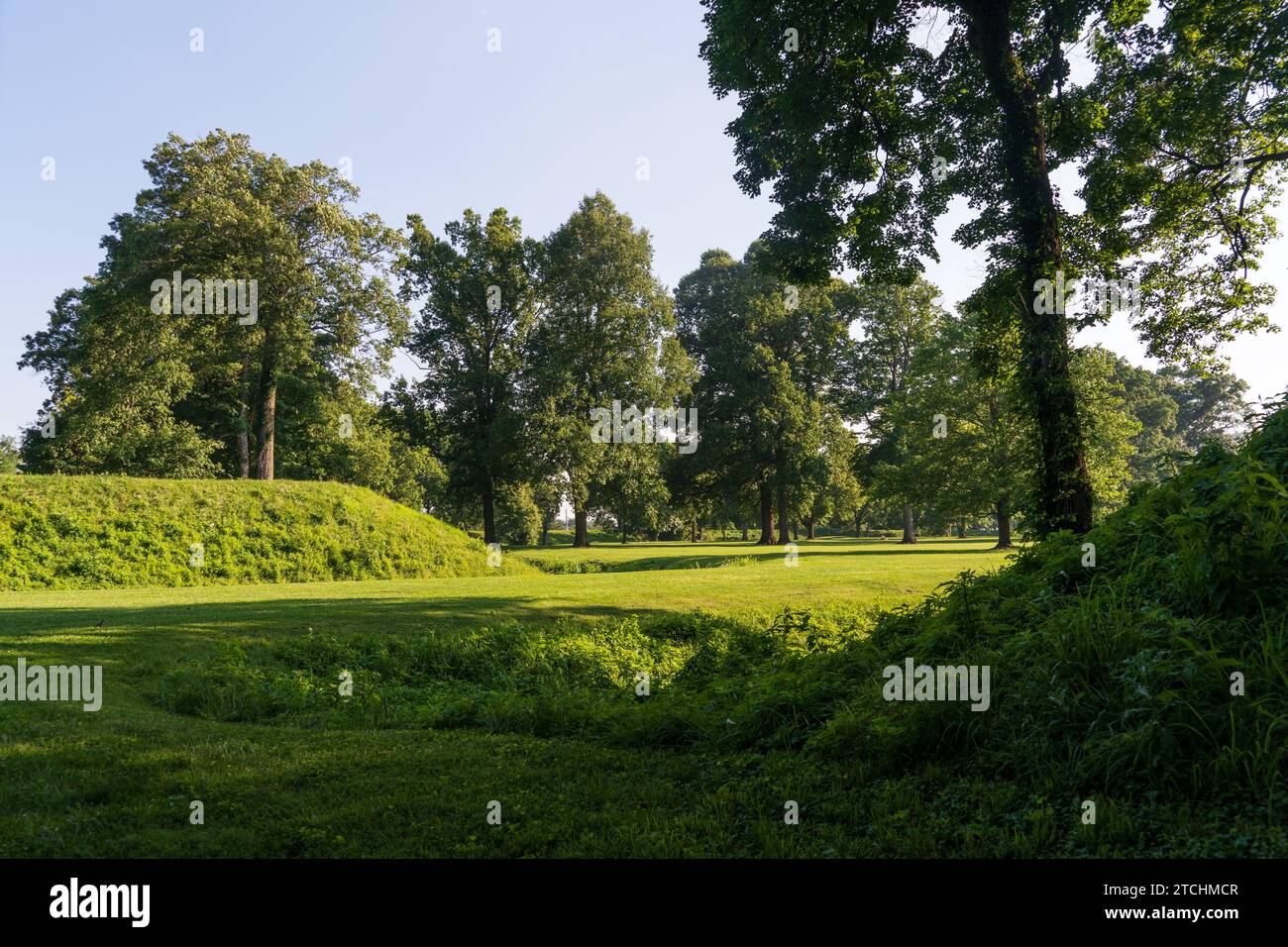Earthwork enclosures hi-res stock photography and images - Alamy