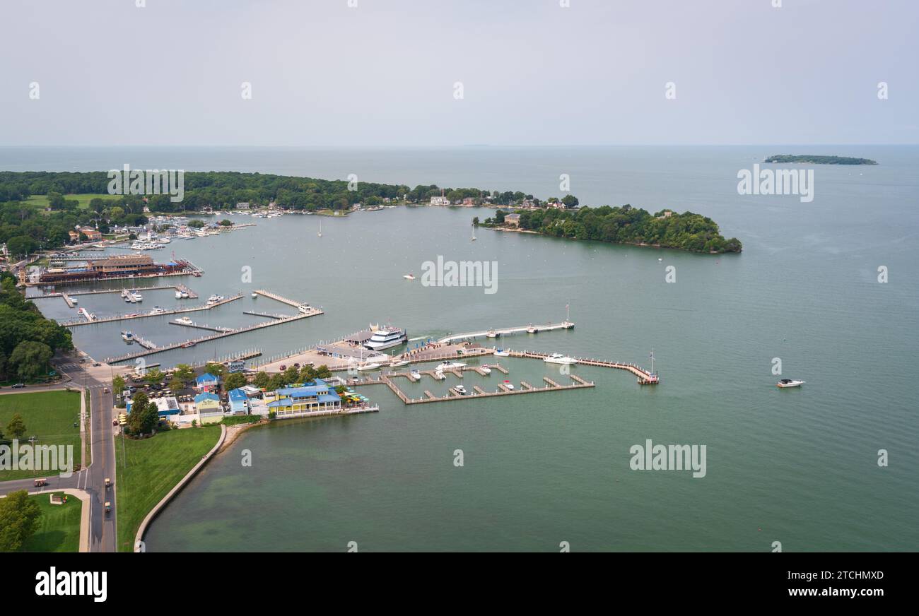 The Overlook from Perry's Victory & International Peace Memorial in Put ...