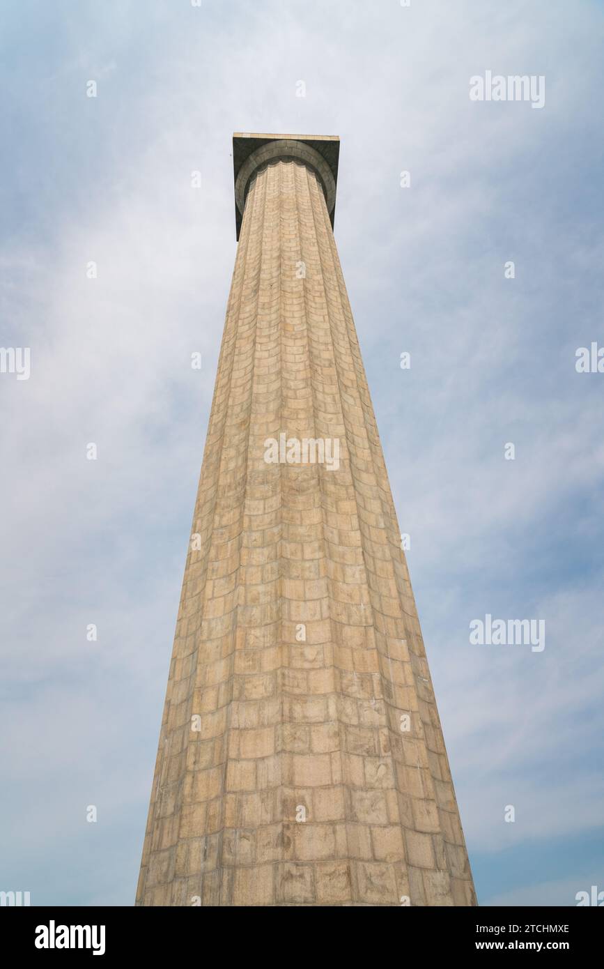 Obelisk of Perry's Victory & International Peace Memorial in Put-in-Bay ...