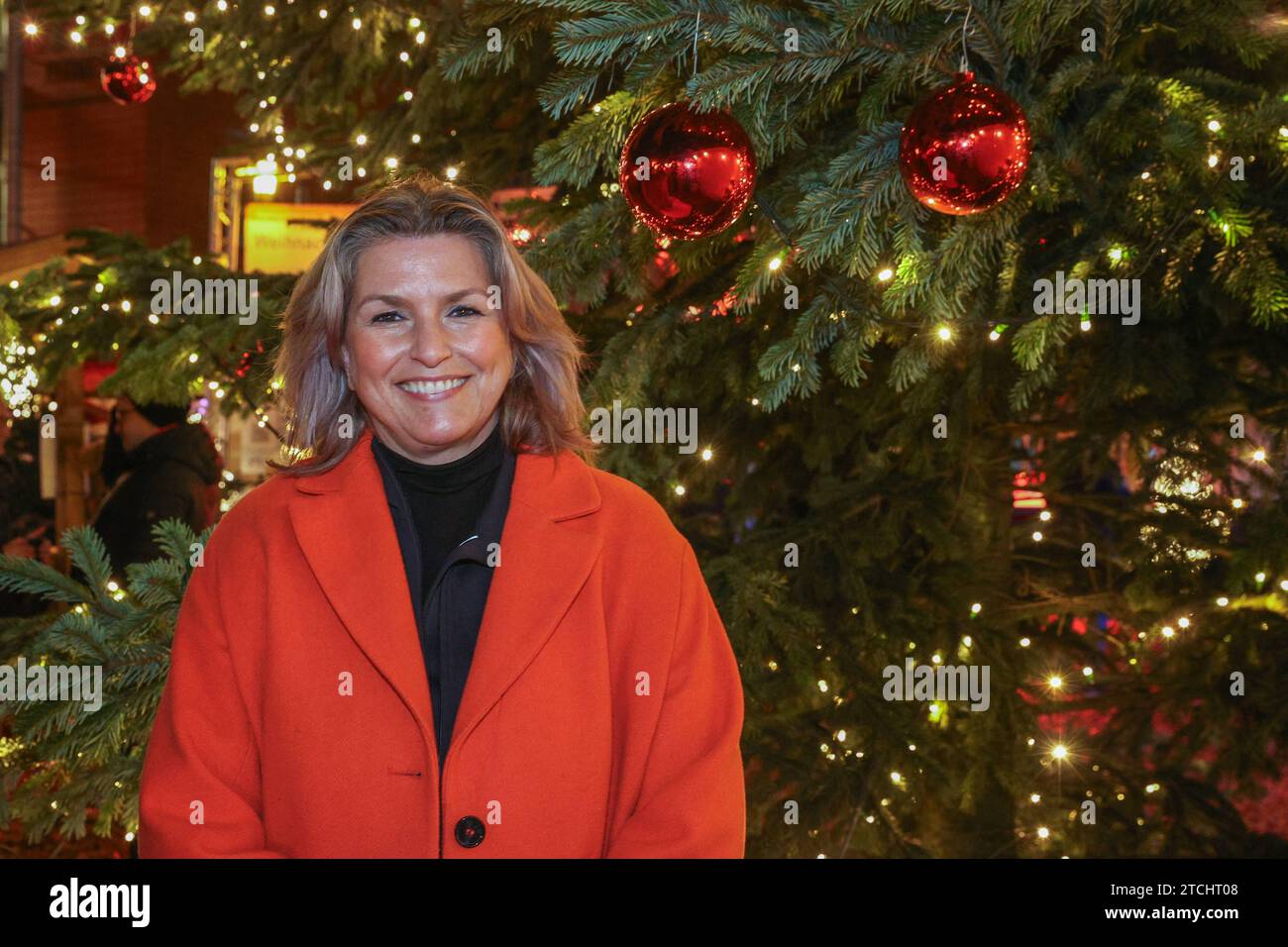 Weihnachten, Kirche, , TV-Pastorin Annette Behnken, vor einem ...