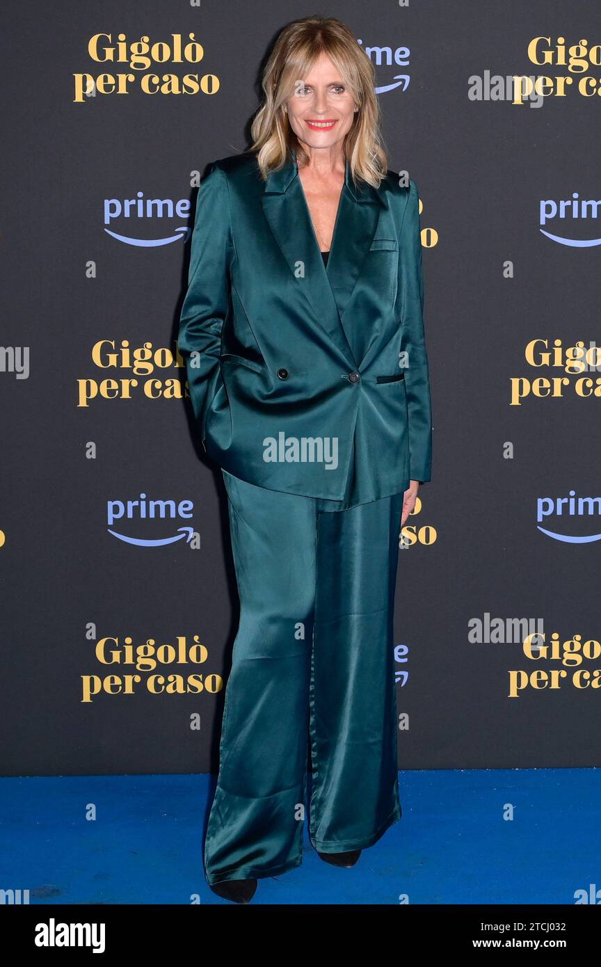 Isabella Ferrari bei der Premiere der Amazon Prime Video Serie 'Gigolò ...