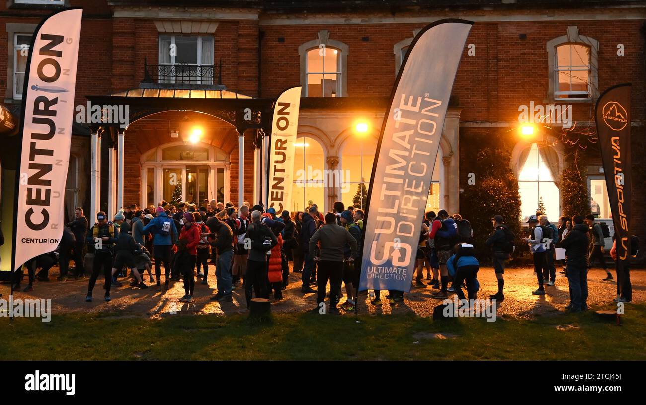 Mickleham, England. 13 December, 2023. Runners gather at the start for ...