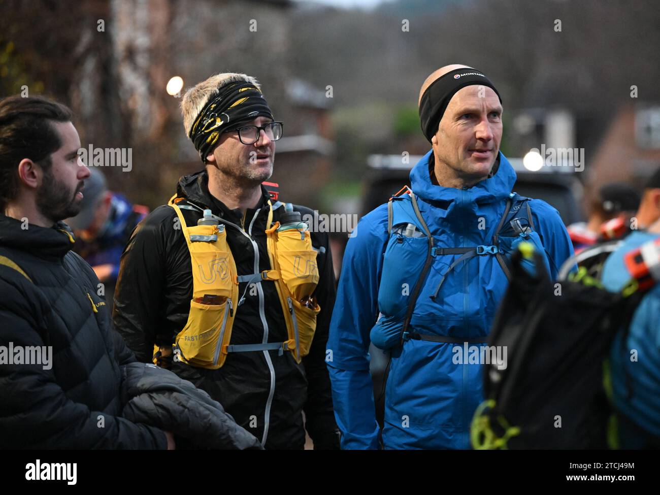 Mickleham, England. 13 December, 2023. Runners gather at the start for ...