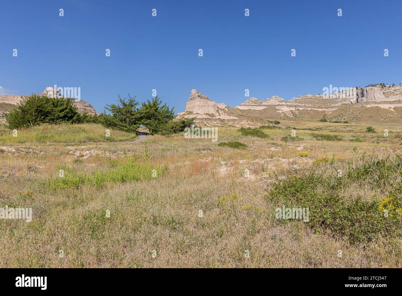 The Oregon Trail leading to Mitchell Pass near Scotts Bluff National ...