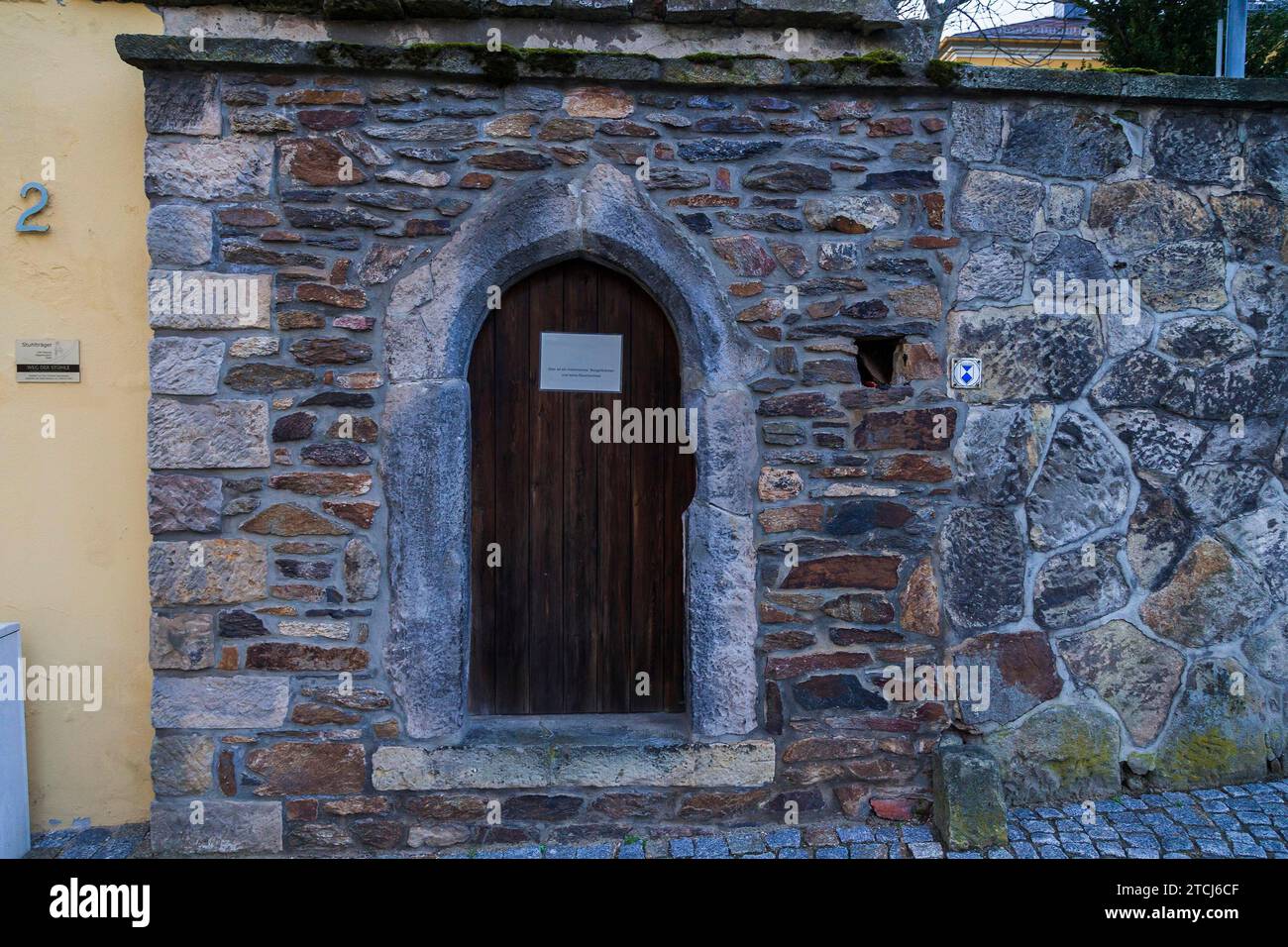 Gothic fortress gate hi-res stock photography and images - Alamy