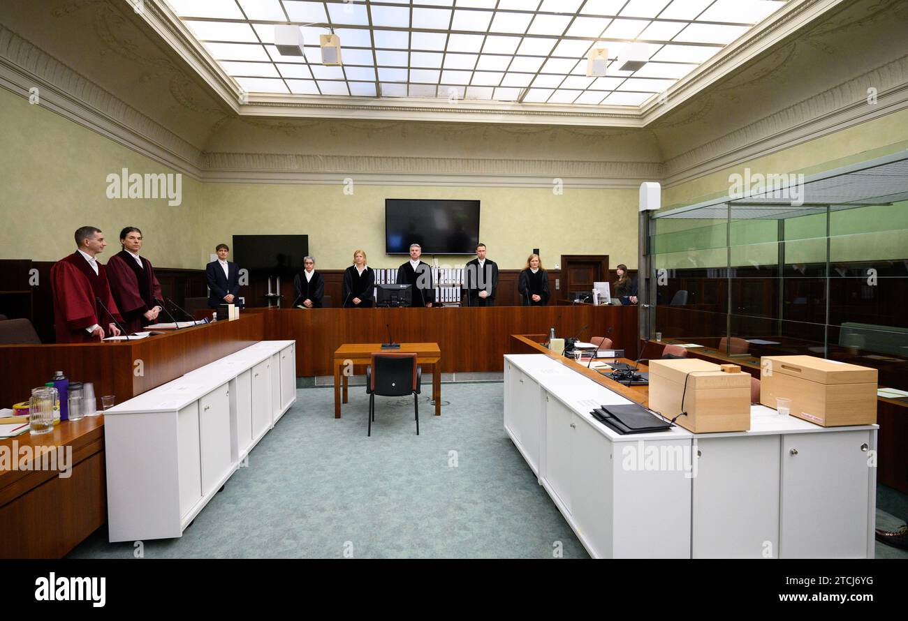 Appeal public prosecution service hi-res stock photography and images ...
