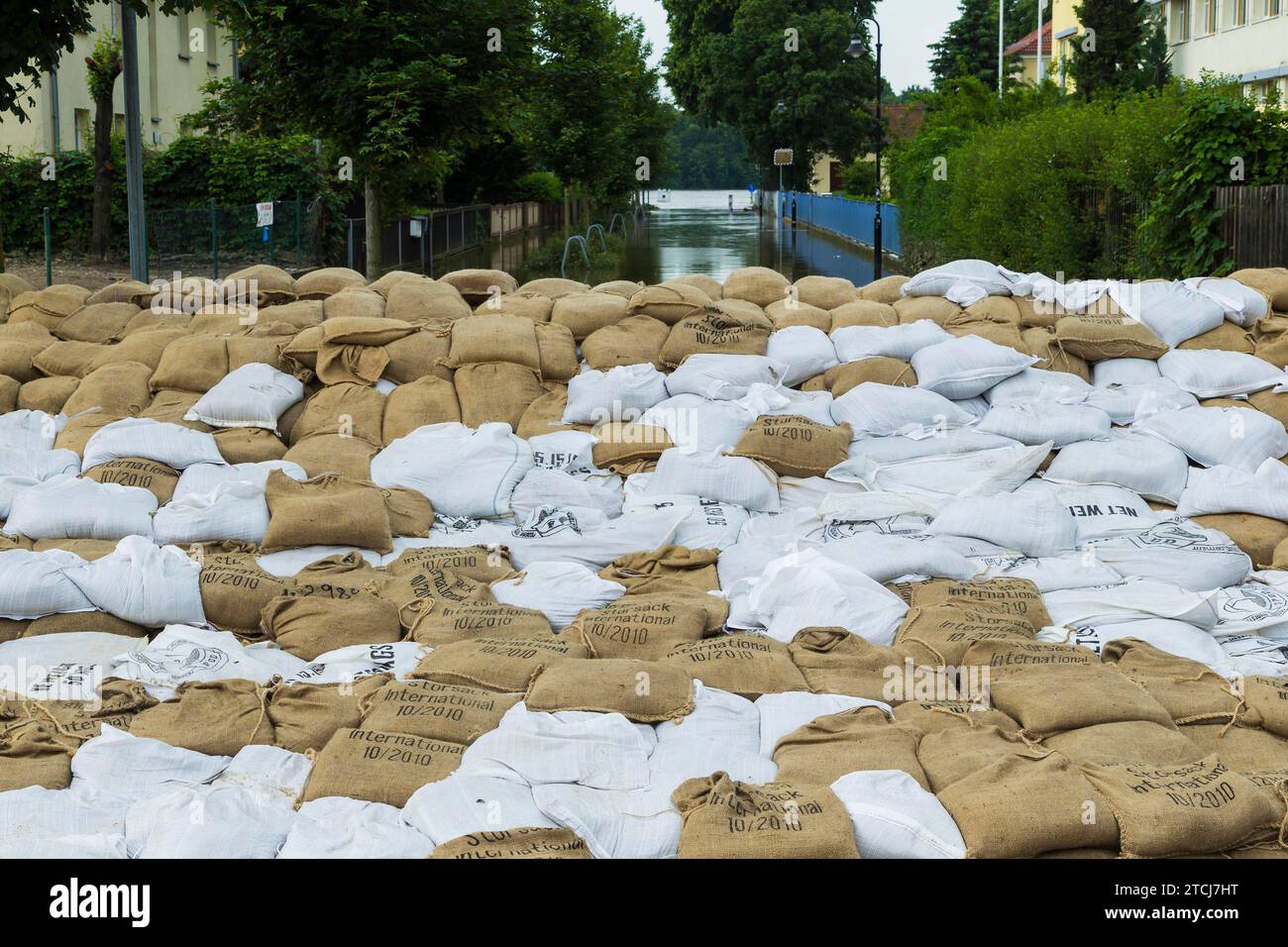 Sandbag fortification hi-res stock photography and images - Alamy