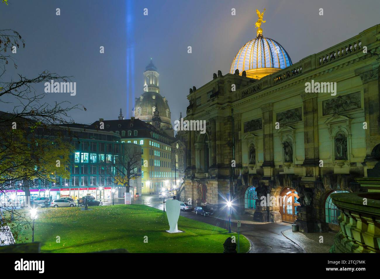 Georg Treu Platz with the building of the Neuer Saechsischer art ...