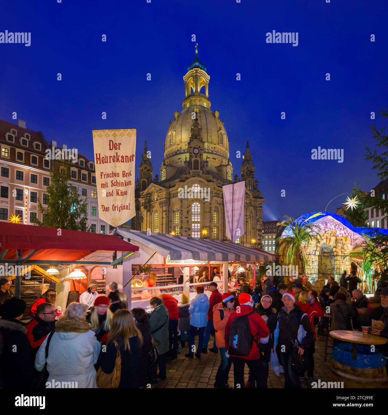 Christmas market on Dresden's Neumarkt square Stock Photo - Alamy Christmas market on Dresden's Neumarkt square Stock Photo - Alamy