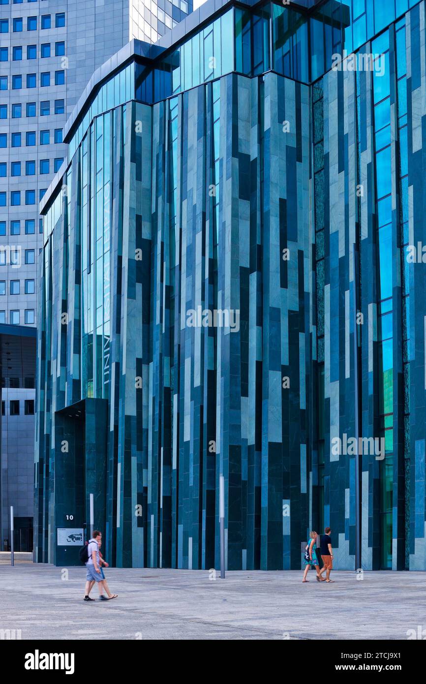 The modern augusteum of leipzig university on augustusplatz hi-res ...