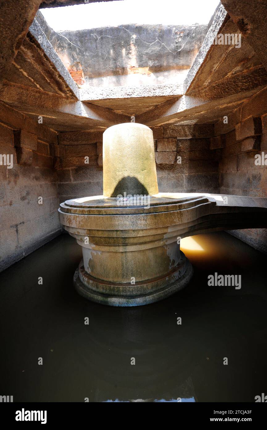 a hindu temple form in Hinduism religion in India a hindu temple in the ...