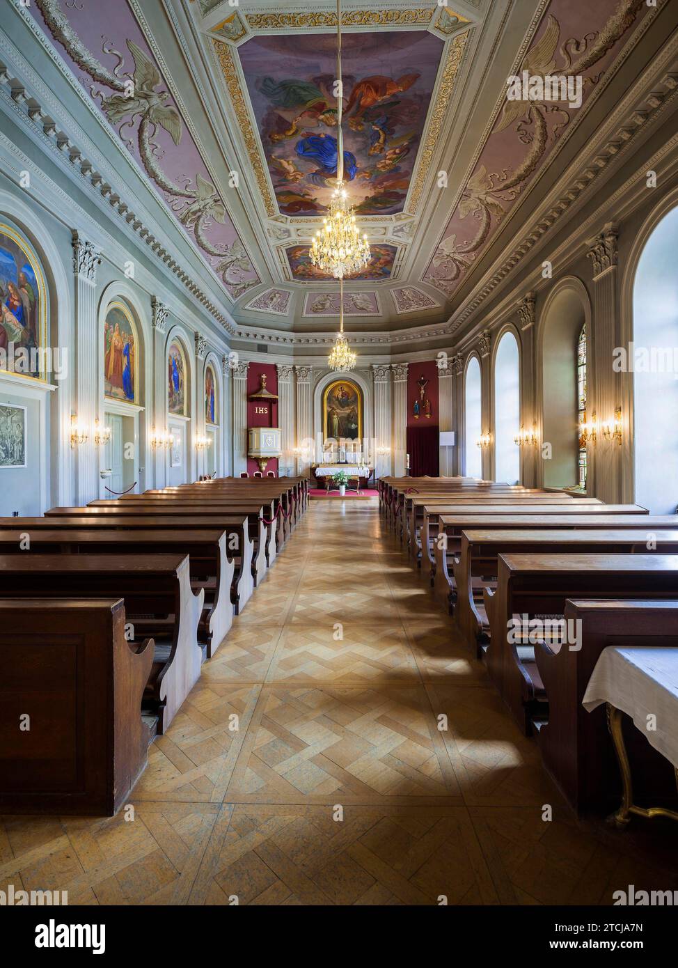 Catholic castle chapel hi-res stock photography and images - Alamy