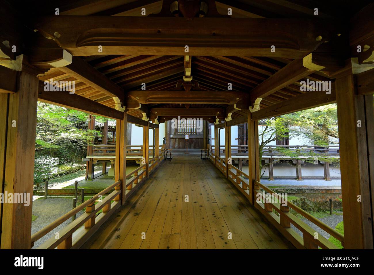 Eikan-do Temple, a major Buddhist temple with ancient art and Zen ...