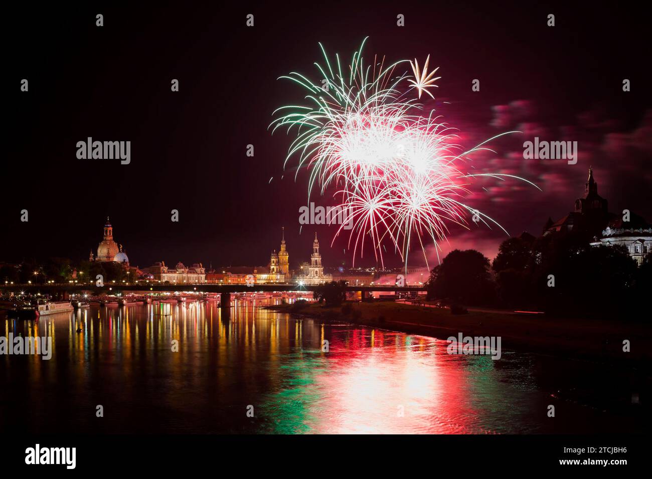 At the end of the city festival in Dresden, there was a big fireworks ...