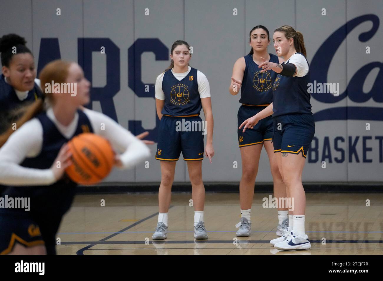 California forwards Marta Suárez, right to left, Claudia Langarita and ...