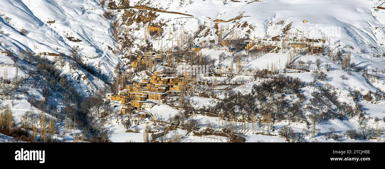 Historical Hizan Houses and natural scenery, Bitlis Stock Photo - Alamy