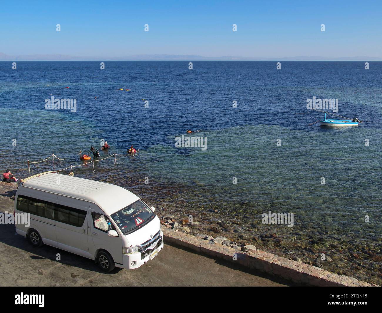 Minibus am Tauchplatz Blue Hole, Golf von Akaba, Rotes Meer, Dahab ...