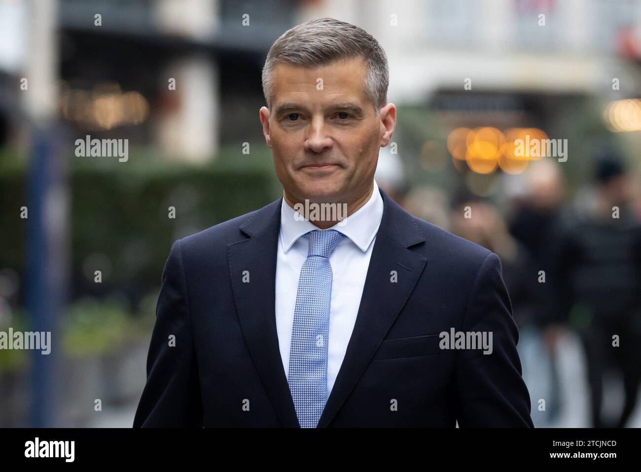 London, UK. 13th Dec, 2023. Transport Secretary Mark Harper, leaves the ...