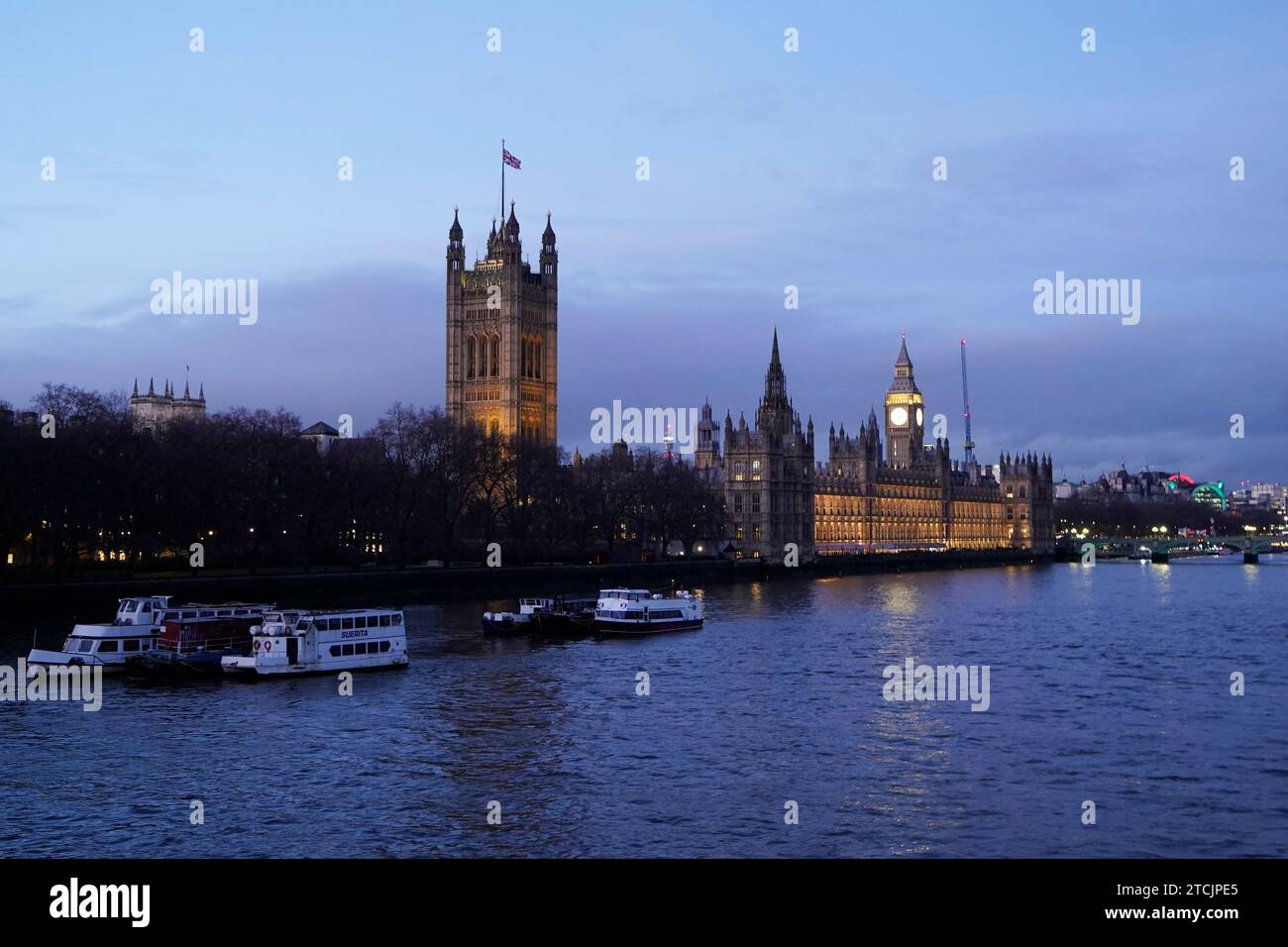 Palace of Westminster and the River Thames Stock Photo - Alamy