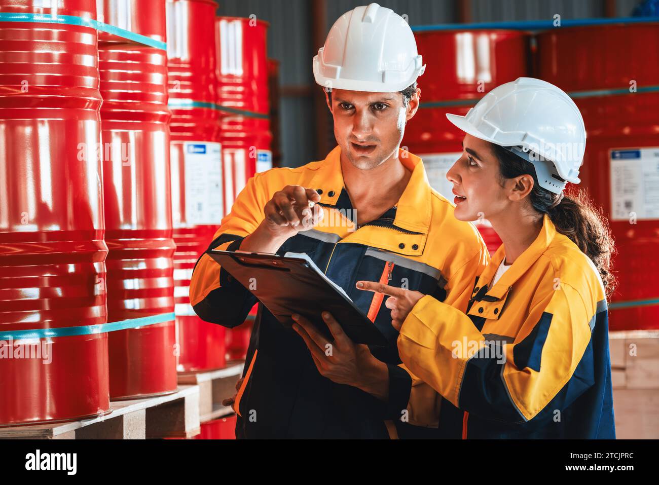 Inspect of material logistic hi-res stock photography and images - Alamy