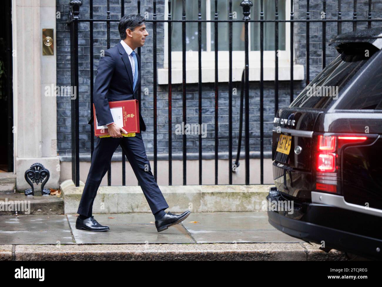 London, UK. 13th Dec, 2023. Prime Minister, Rishi Sunak, leaves Number ...